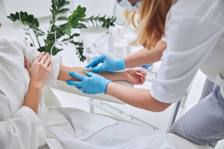 The IV Lounge - IV Therapy, Vitamin Shots, Infrared Sauna And More!